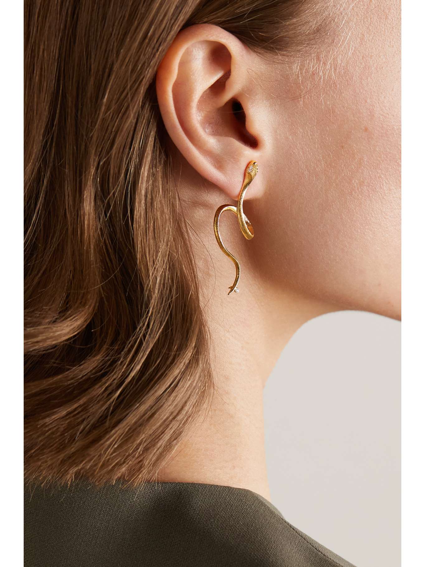 OLE LYNGGAARD COPENHAGEN Snakes 18-karat gold diamond earring | NET-A-PORTER
