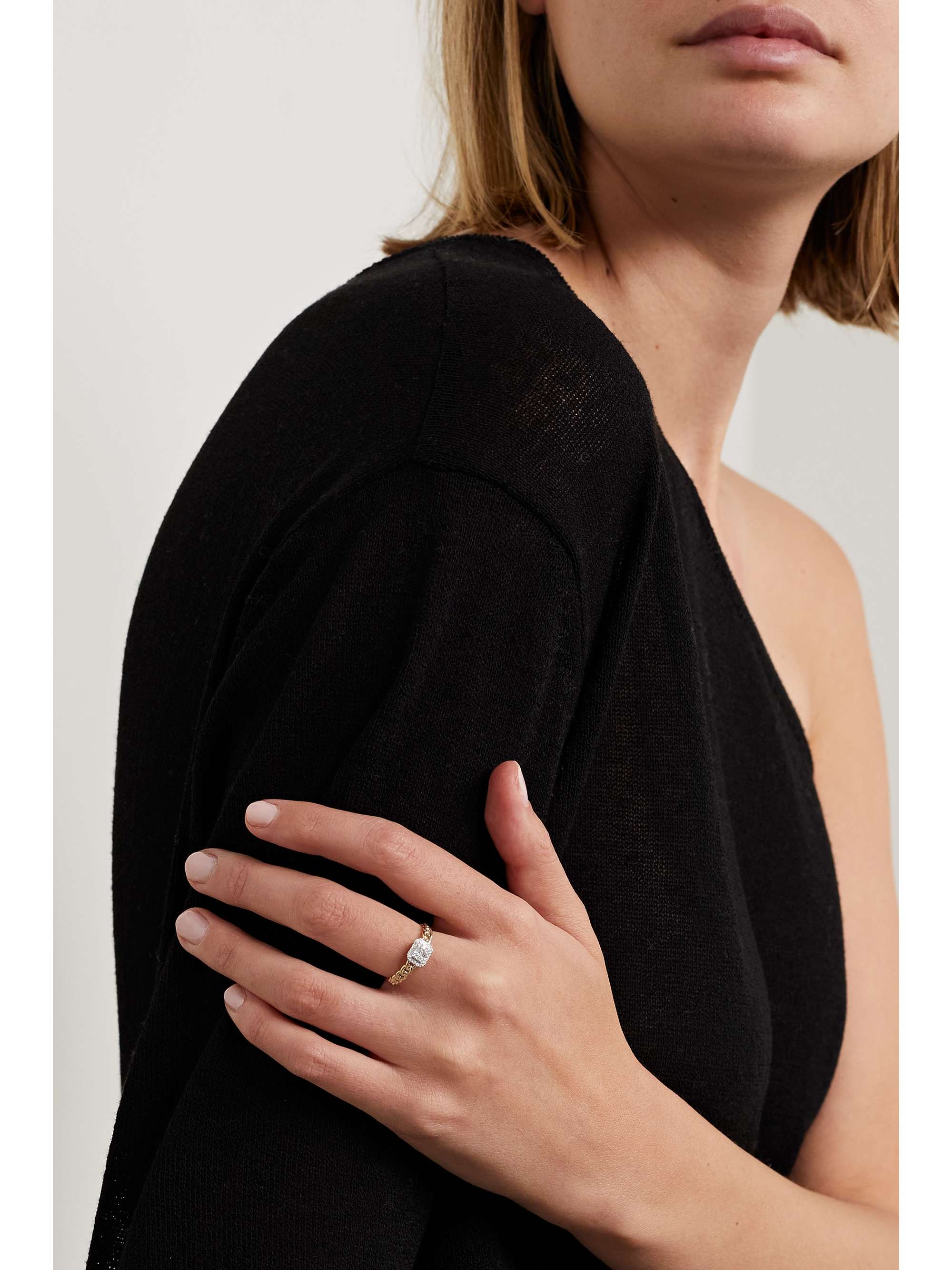 STONE AND STRAND Deluxe Shield of Strength 10-karat gold diamond ring ...