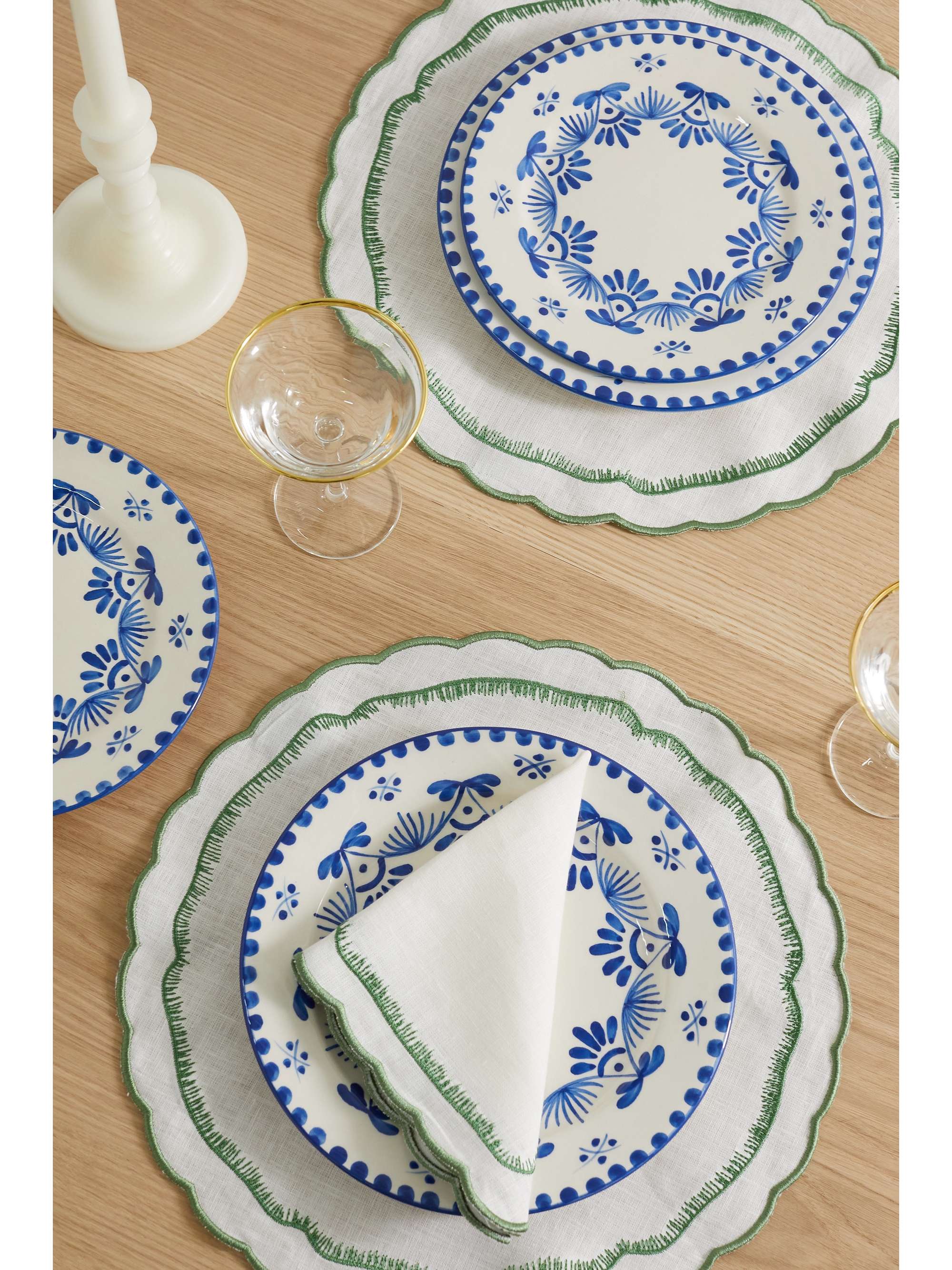 MAISON MARGAUX Gisele set of eight ceramic dinner and dessert plates ...