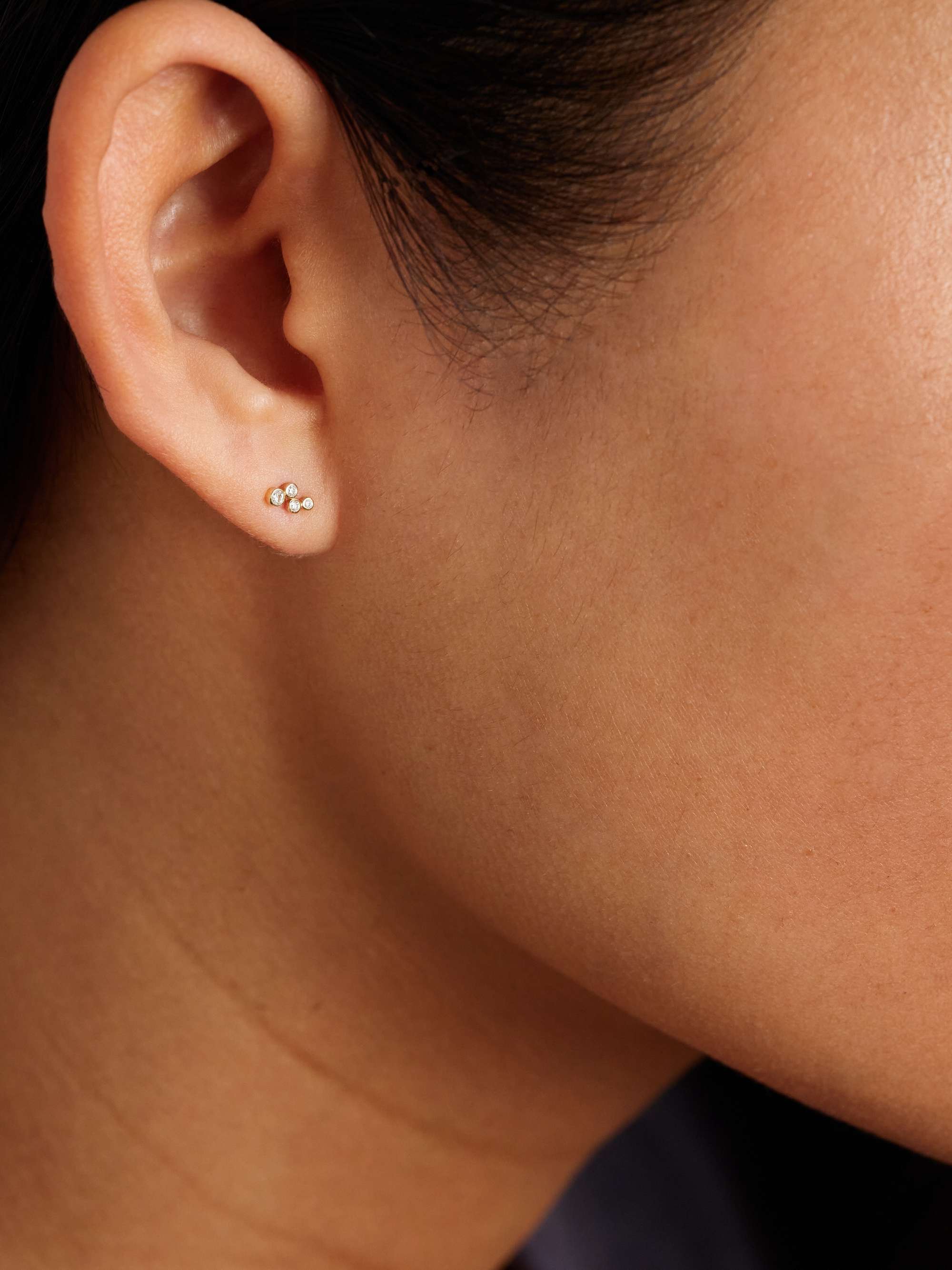 STONE AND STRAND Bubbly 14-karat gold diamond earrings | NET-A-PORTER