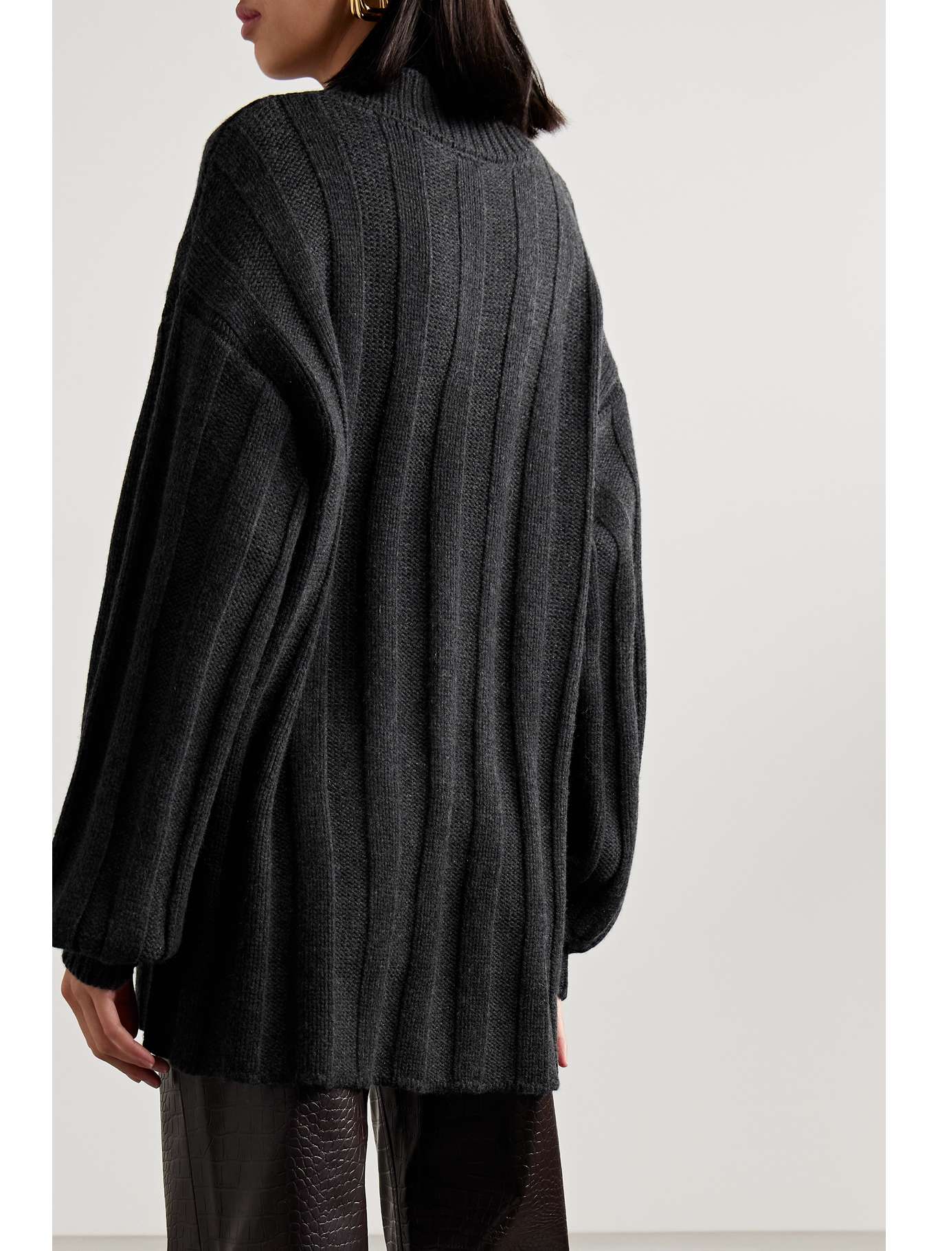INTERIOR The Drew oversized ribbed cashmere sweater | NET-A-PORTER
