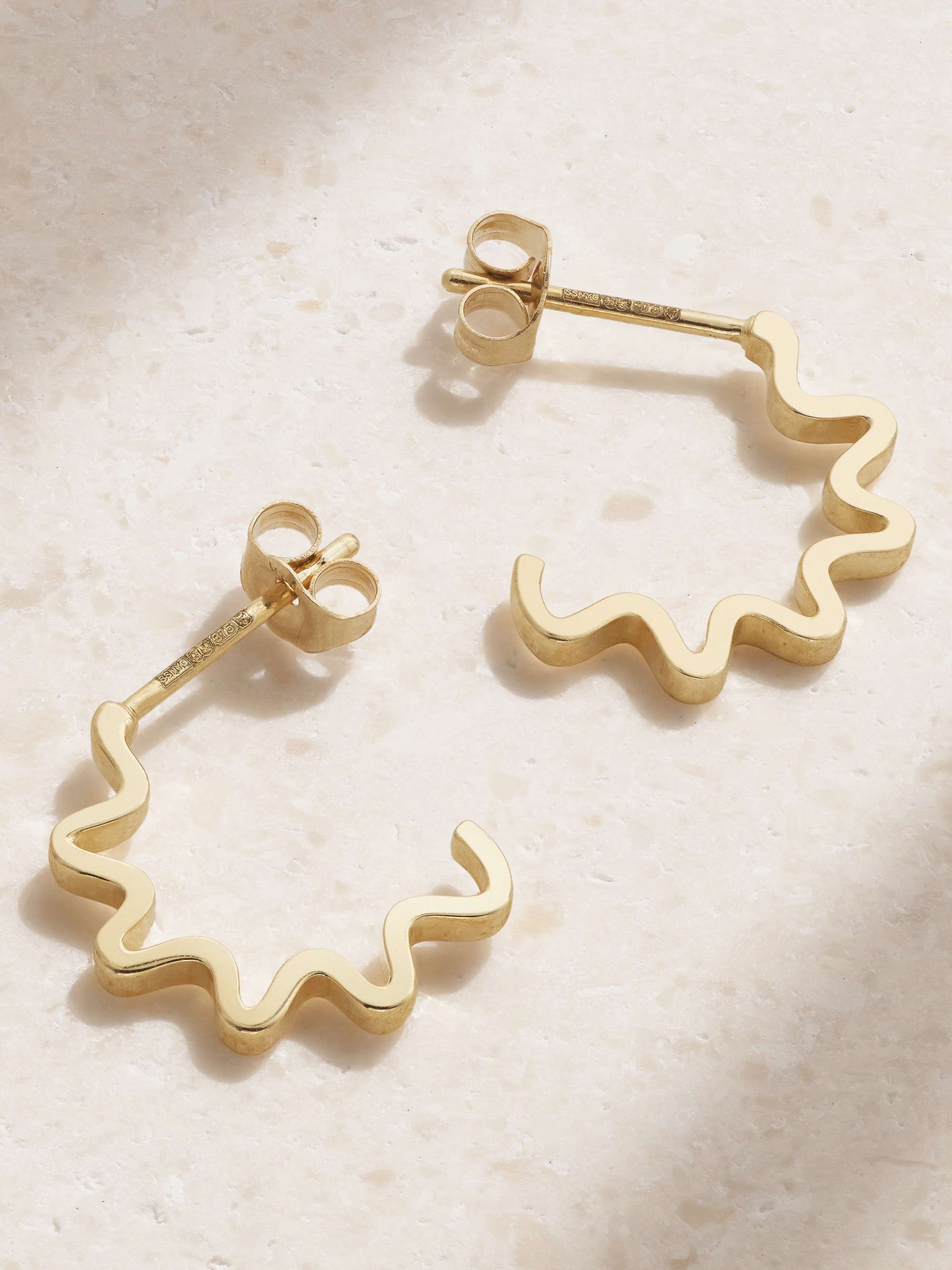 STONE AND STRAND Zig Zag 10-karat gold earrings | NET-A-PORTER