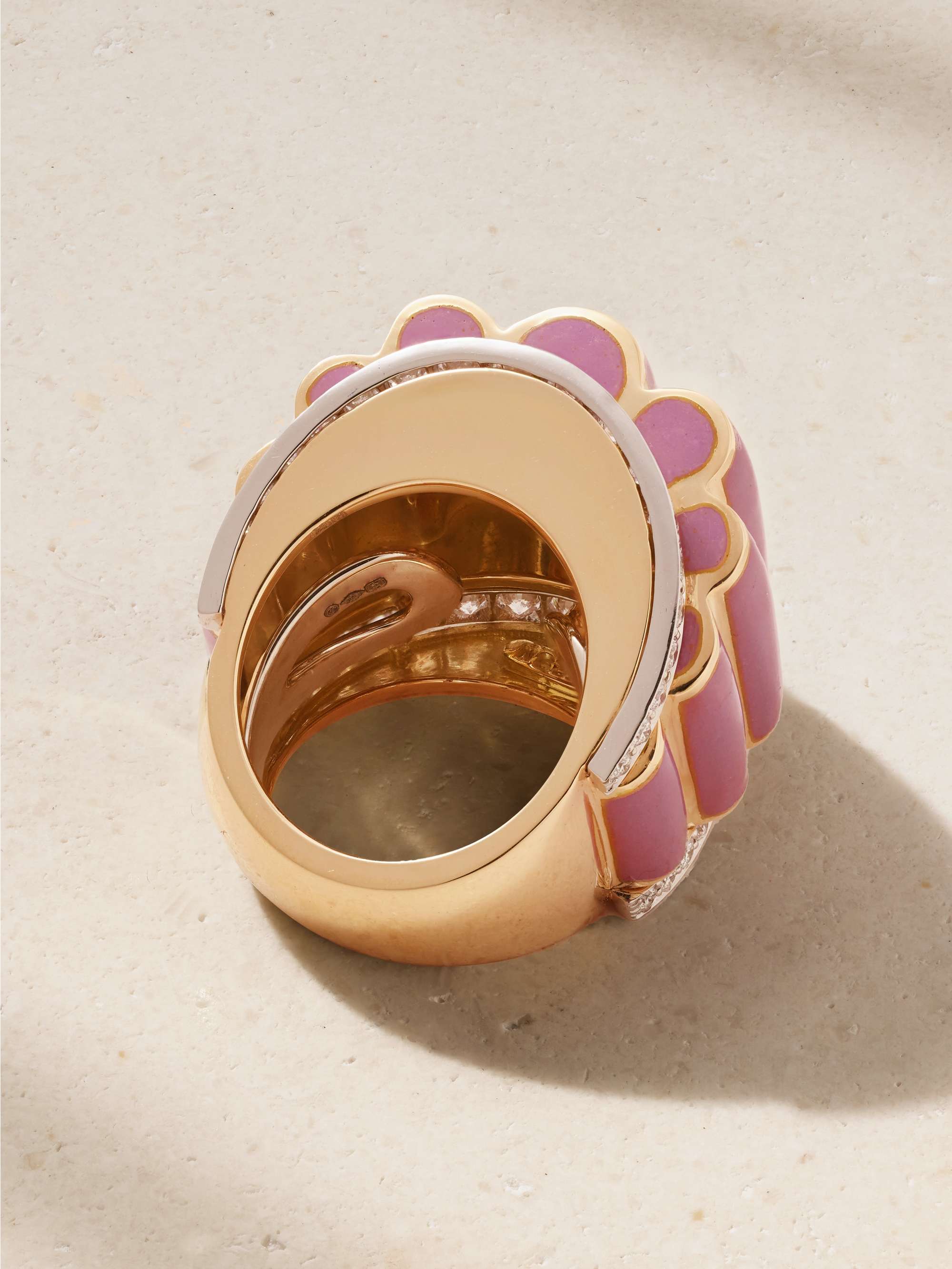 DAVID WEBB Scallop 18-karat gold, platinum, diamond and enamel ring ...