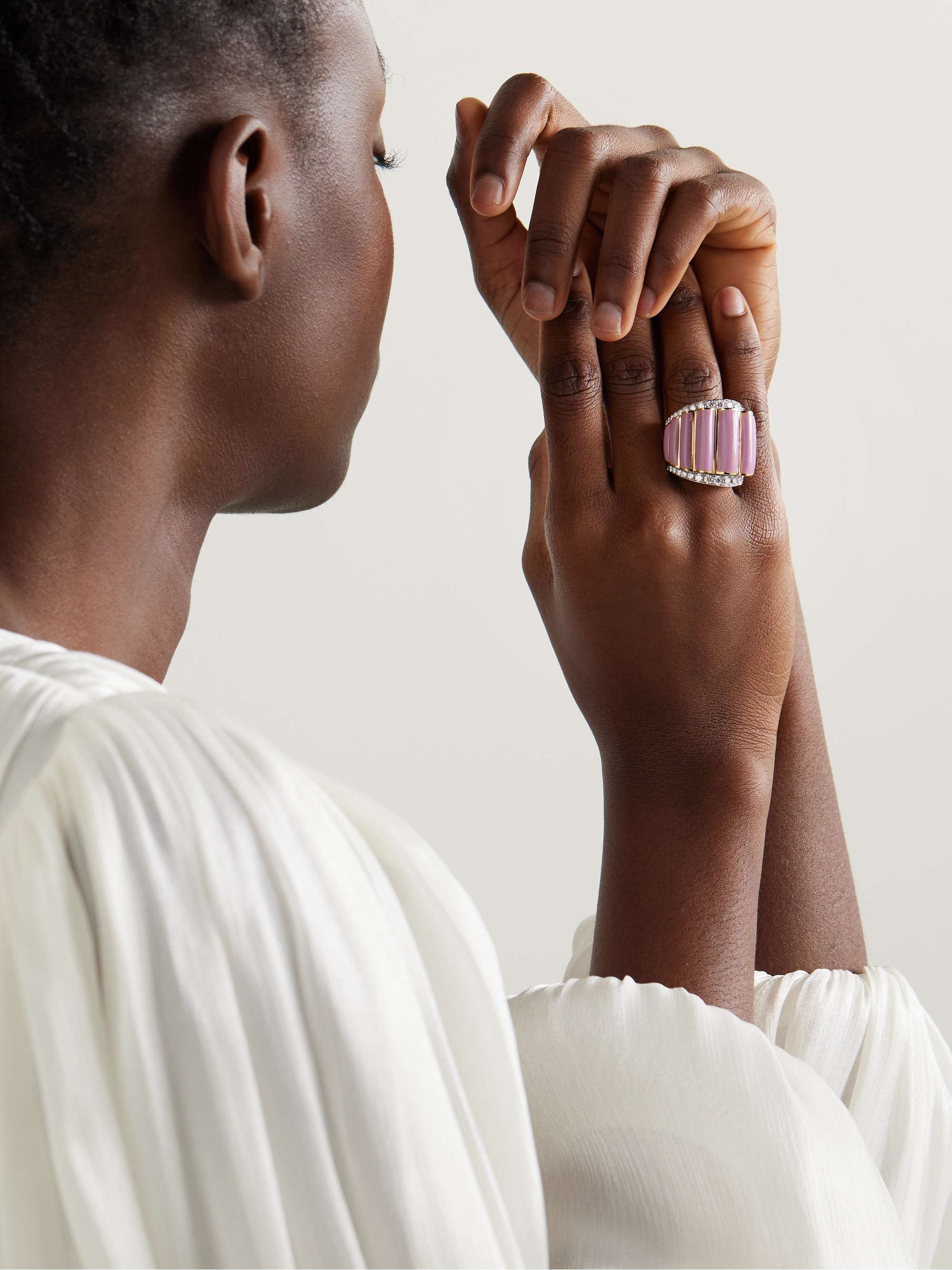 DAVID WEBB Scallop 18-karat gold, platinum, diamond and enamel ring ...