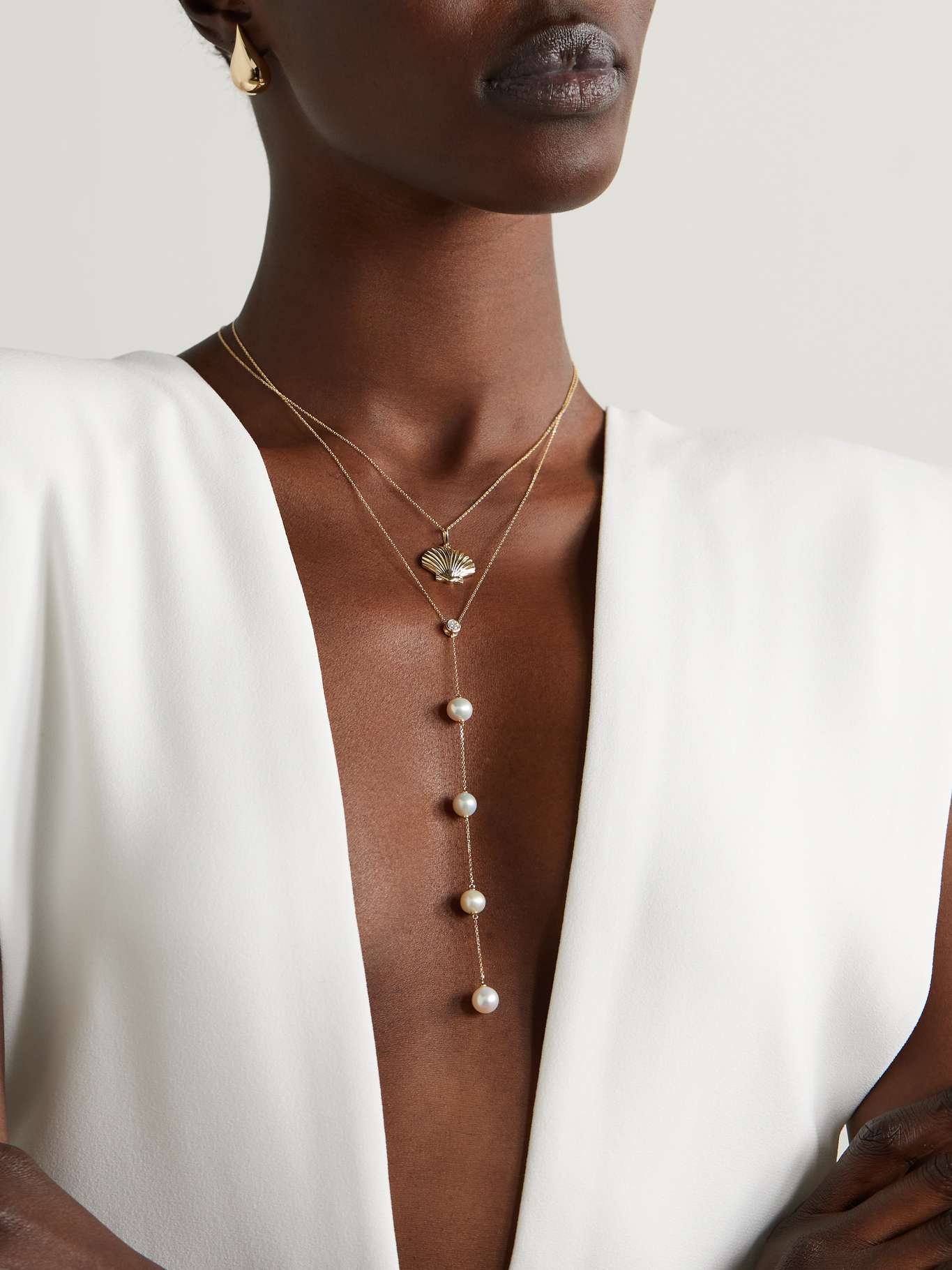 MATEO Small Venus 14-karat gold necklace | NET-A-PORTER