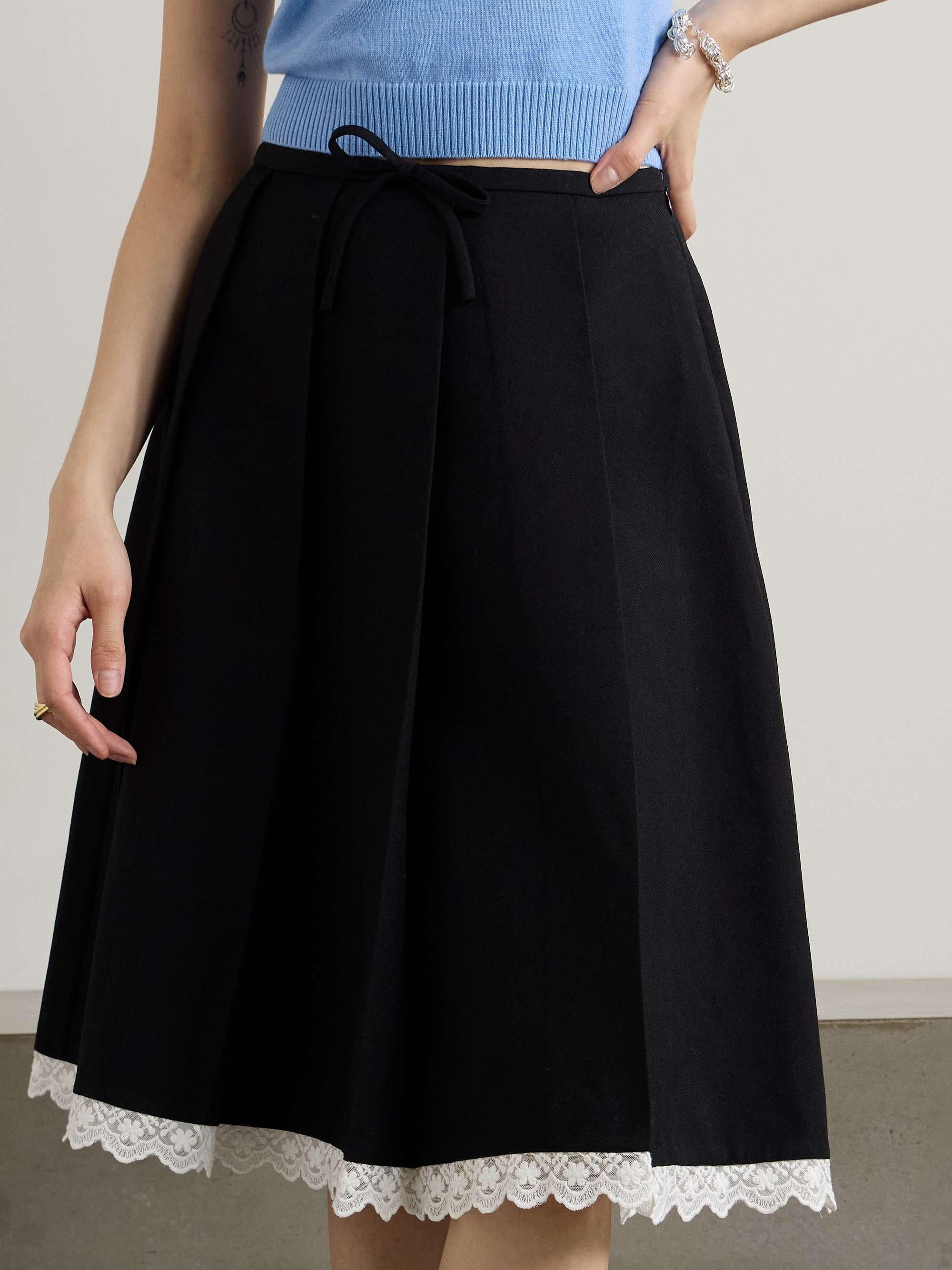 SHUSHU/TONG Lace-trimmed pleated wool and silk-blend midi skirt | NET-A ...