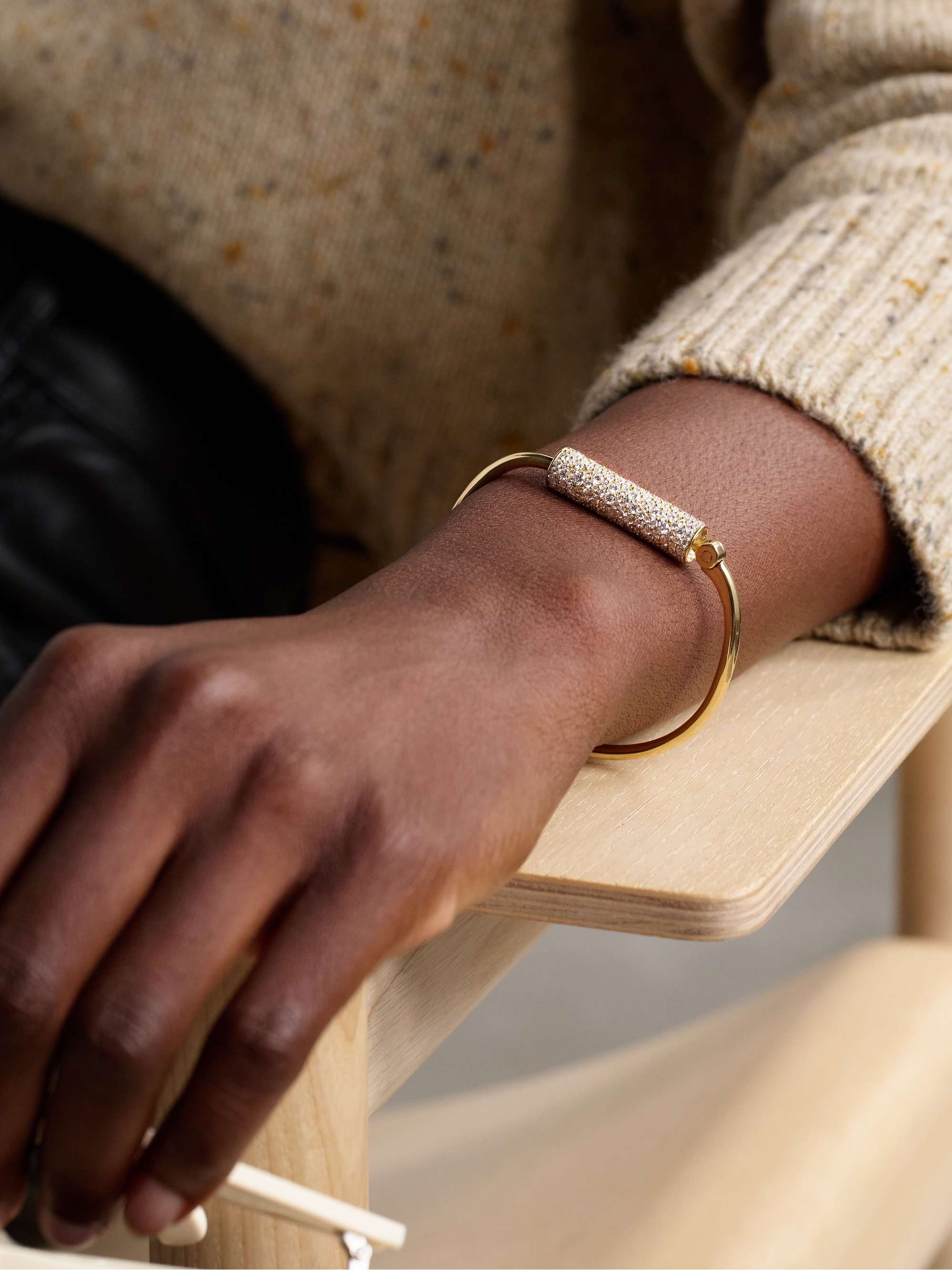 MARLA AARON Stoned Trundle Lock 18-karat gold diamond bracelet | NET-A ...