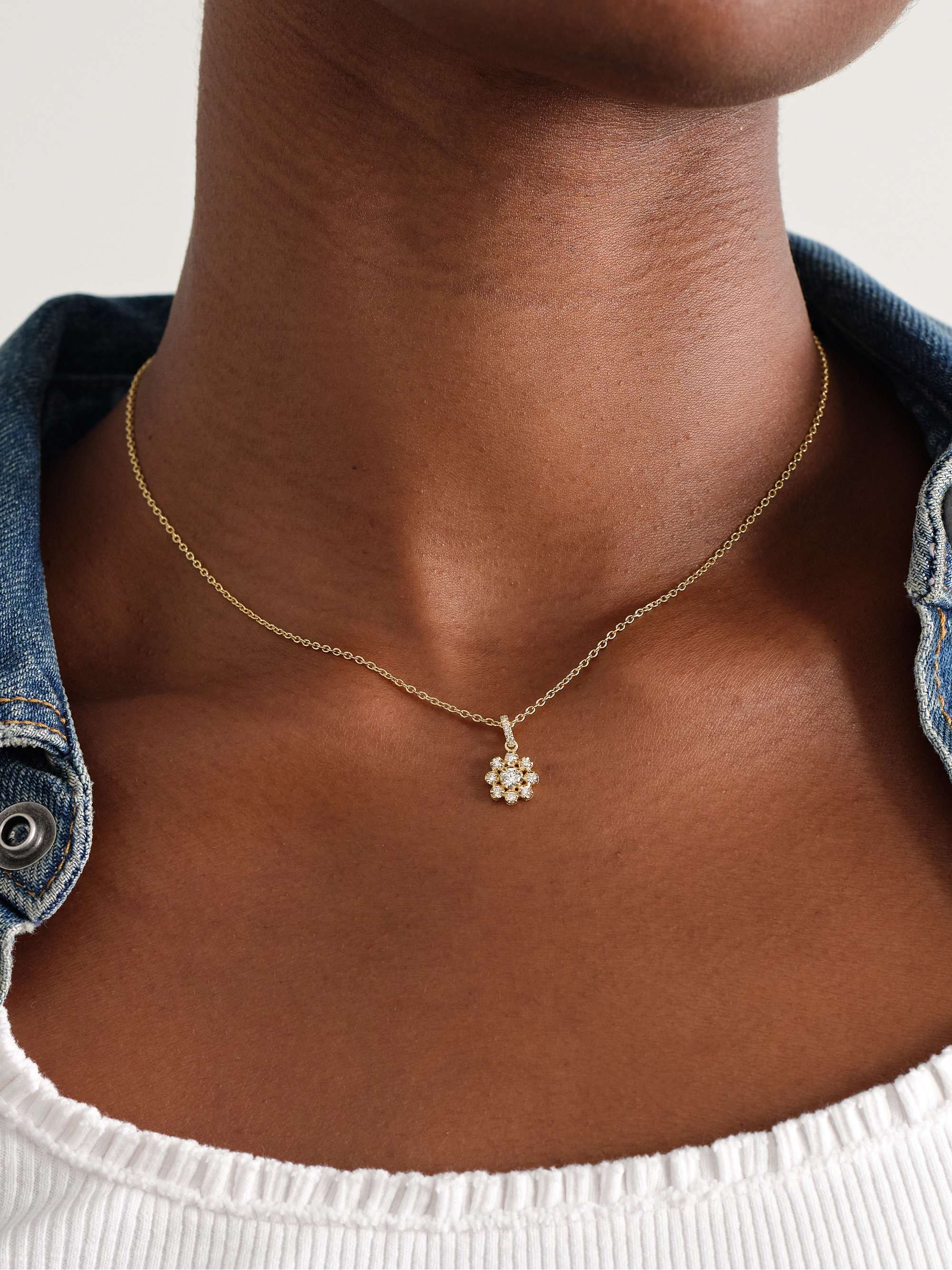 Small 18 karat gold diamond necklace gold One Size