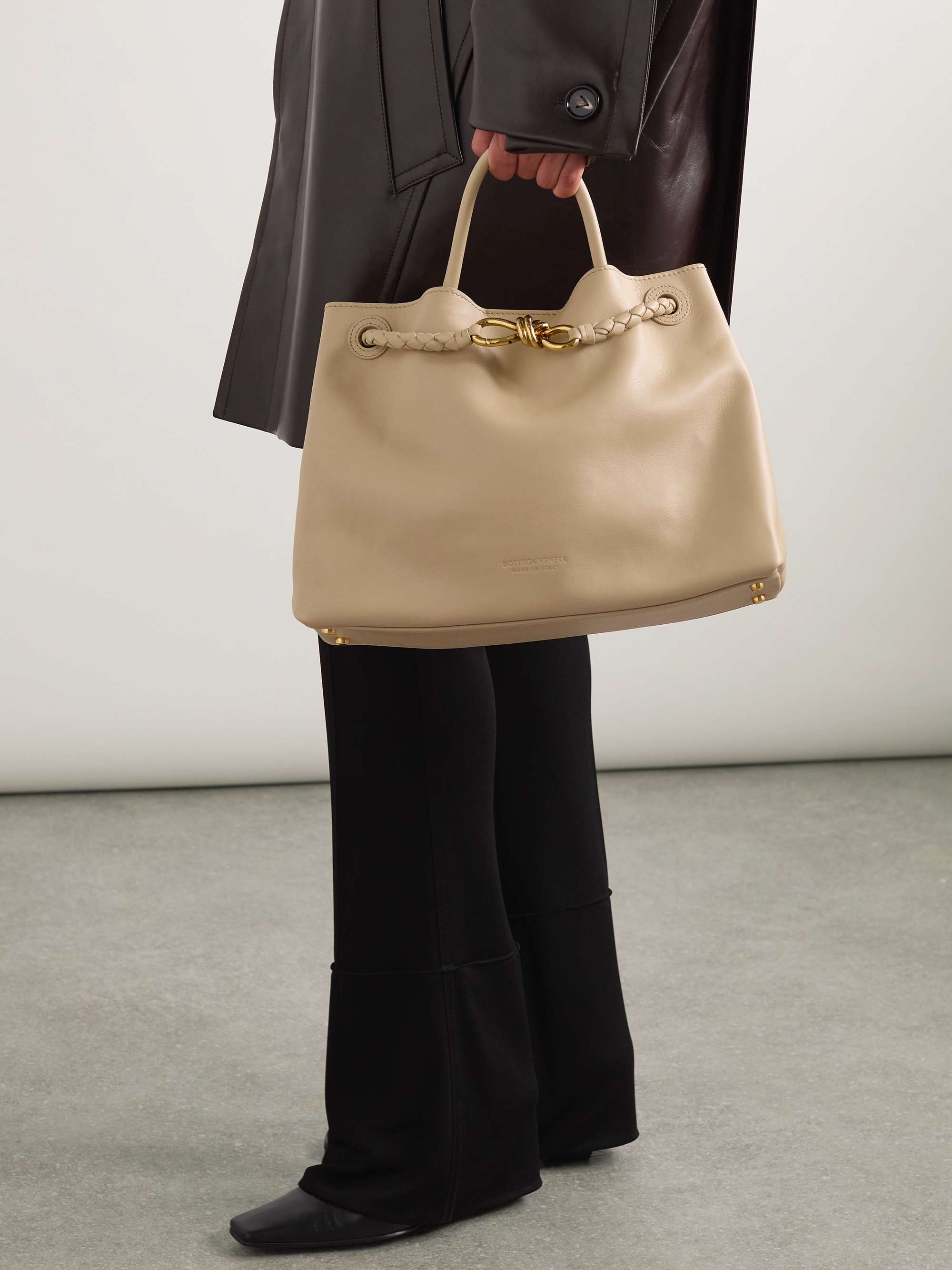 BOTTEGA VENETA Andiamo medium leather tote | NET-A-PORTER