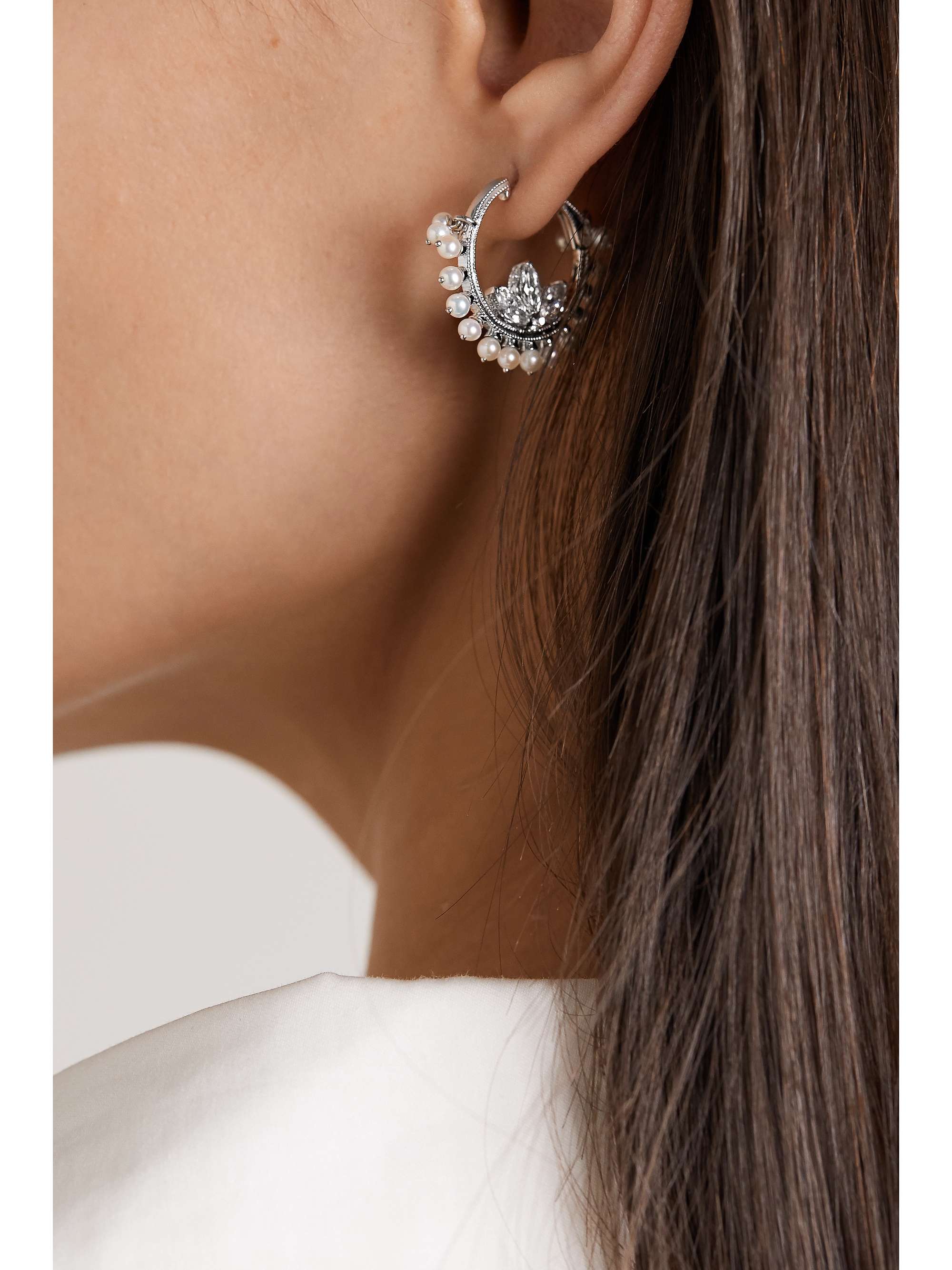 MARIA TASH Lotus 16mm 18-karat white gold, diamond and pearl hoop ...