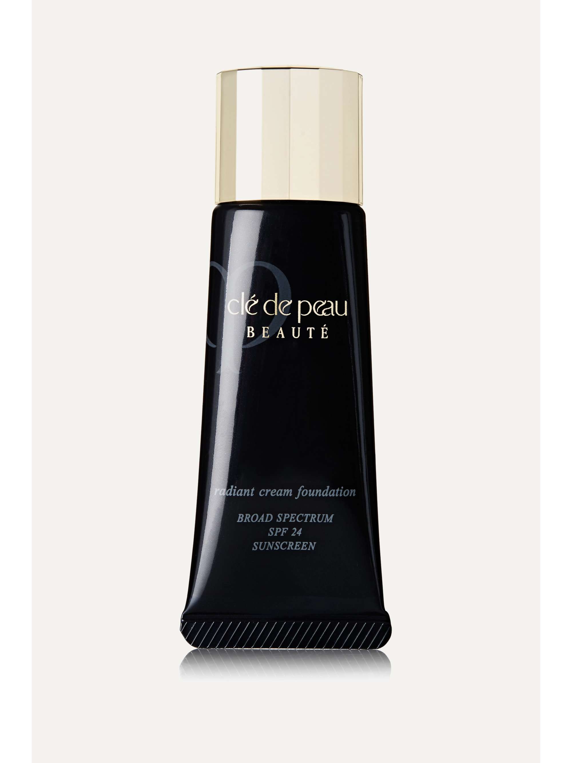 CLÉ DE PEAU BEAUTÉ Radiant Cream Foundation SPF24 - Warm Light Beige ...