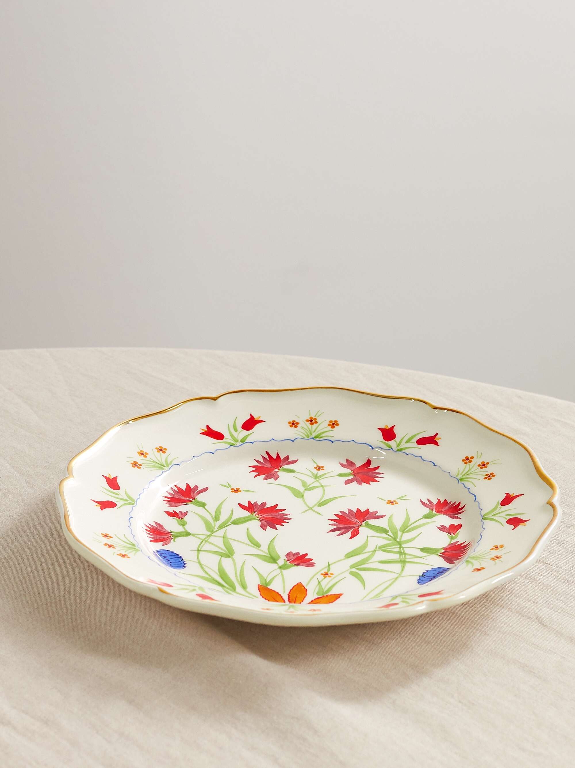 CABANA + Carolina Herrera Josefina 27cm gold-plated ceramic dinner ...