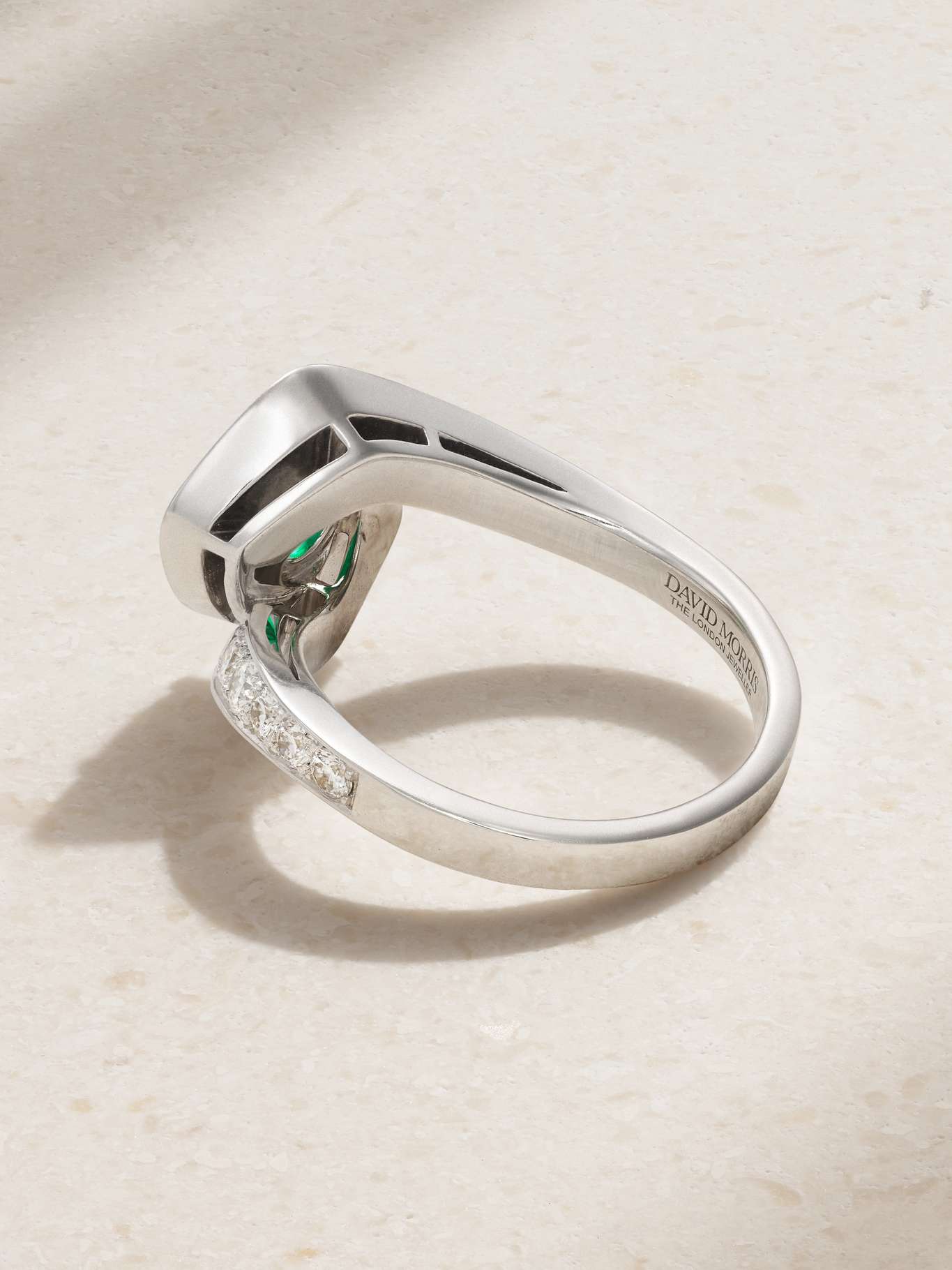 DAVID MORRIS Frozen Kiss 18-karat white gold, diamond and emerald ring ...